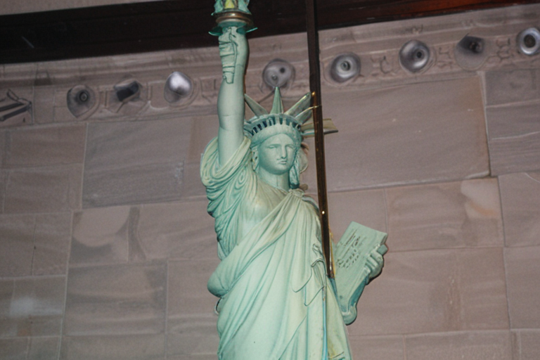 Statue of liberty pole dancing